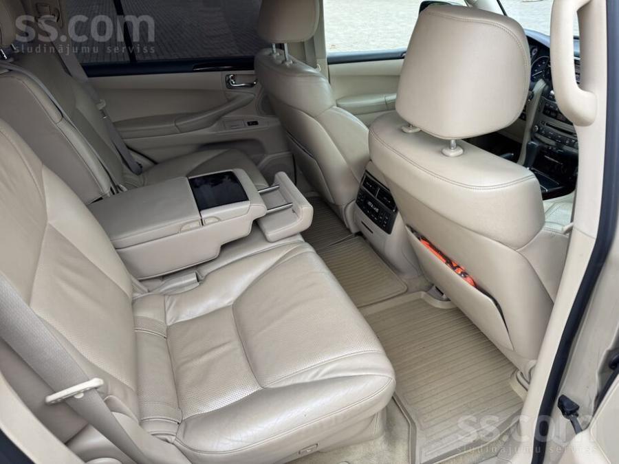 Black Lexus LX 2011 in Riga, with an engine capacity of 5.70 L and mileage of 76 thousand km for 33000 €, photo 13 on AUTOMOTO.COM.LV