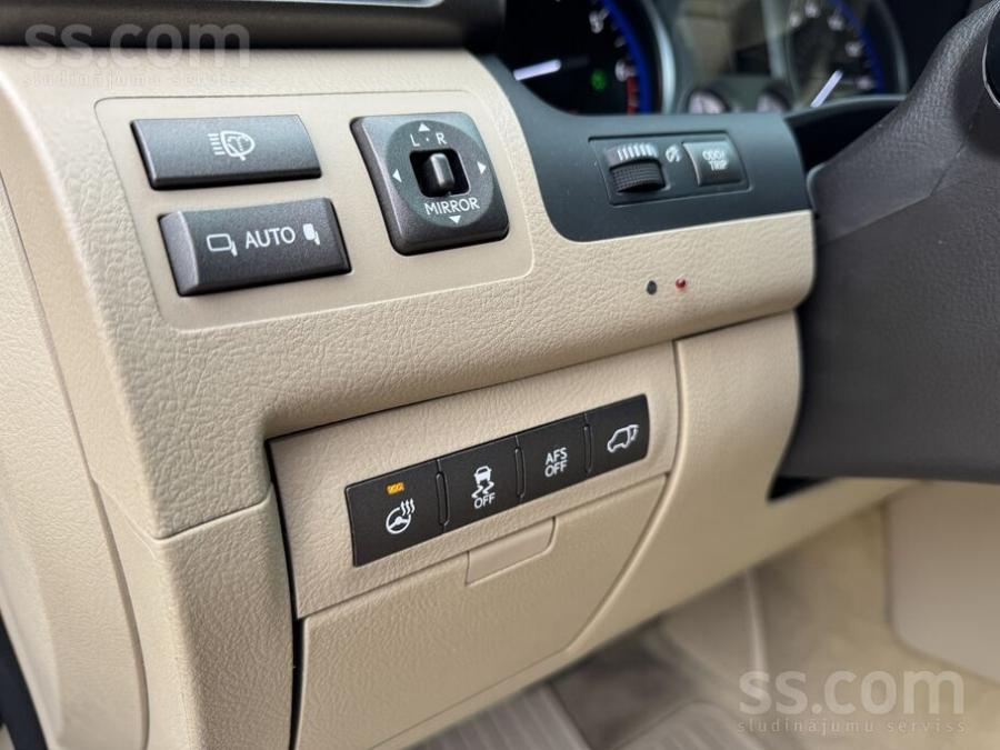 Black Lexus LX 2011 in Riga, with an engine capacity of 5.70 L and mileage of 76 thousand km for 33000 €, photo 18 on AUTOMOTO.COM.LV