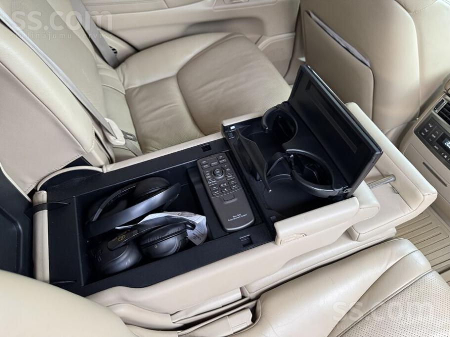 Black Lexus LX 2011 in Riga, with an engine capacity of 5.70 L and mileage of 76 thousand km for 33000 €, photo 20 on AUTOMOTO.COM.LV