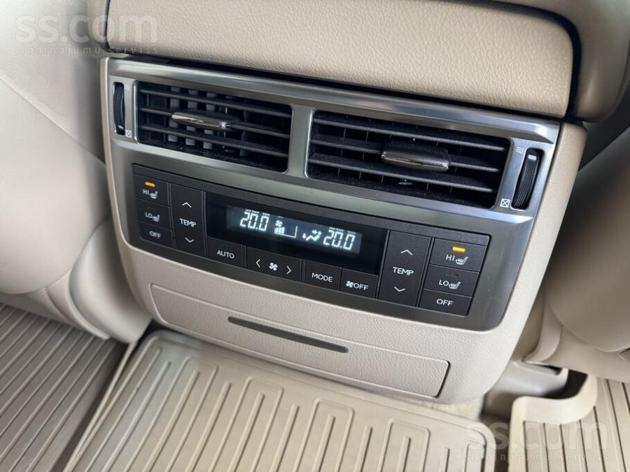 Black Lexus LX 2011 in Riga, with an engine capacity of 5.70 L and mileage of 76 thousand km for 33000 €, photo 22 on AUTOMOTO.COM.LV