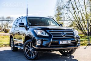 Black Lexus LX 2012 in Riga, with an engine capacity of 5.70 L and mileage of 200 thousand km for 36000 €, photo 3 on AUTOMOTO.COM.LV