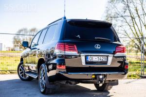 Black Lexus LX 2012 in Riga, with an engine capacity of 5.70 L and mileage of 200 thousand km for 36000 €, photo 7 on AUTOMOTO.COM.LV