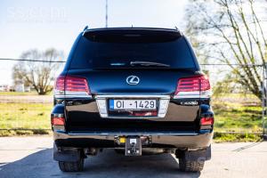 Black Lexus LX 2012 in Riga, with an engine capacity of 5.70 L and mileage of 200 thousand km for 36000 €, photo 9 on AUTOMOTO.COM.LV