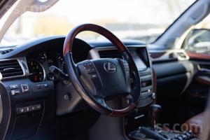 Black Lexus LX 2012 in Riga, with an engine capacity of 5.70 L and mileage of 200 thousand km for 36000 €, photo 20 on AUTOMOTO.COM.LV