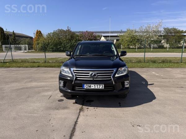 Black Lexus LX 2013 in Riga, with an engine capacity of 5.70 L and mileage of 0 thousand km for 30500 €, photo 1 on AUTOMOTO.COM.LV