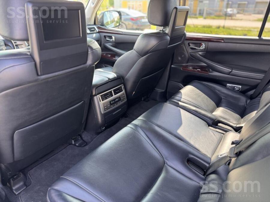 Black Lexus LX 2013 in Riga, with an engine capacity of 5.70 L and mileage of 0 thousand km for 30500 €, photo 17 on AUTOMOTO.COM.LV
