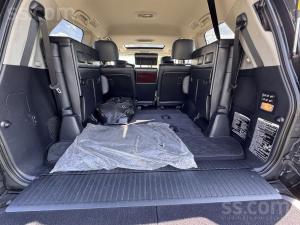 Black Lexus LX 2013 in Riga, with an engine capacity of 5.70 L and mileage of 0 thousand km for 30500 €, photo 19 on AUTOMOTO.COM.LV