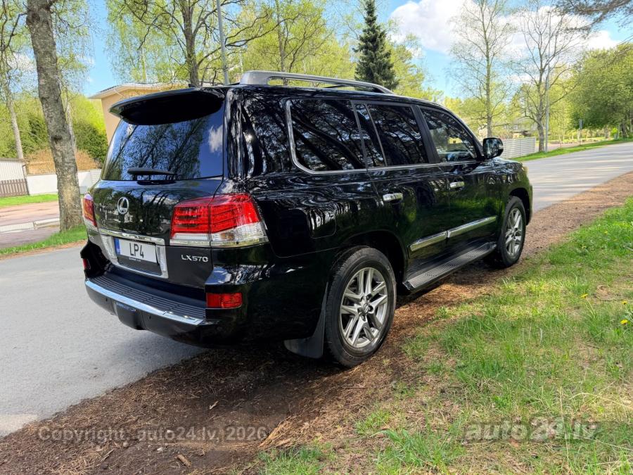 Черный Лексус ЛХ 2014 в Таллин, объемом двигателя 5.70 л и пробегом 165 тыс. км за 48000 €, фото 6 на AUTOMOTO.COM.LV