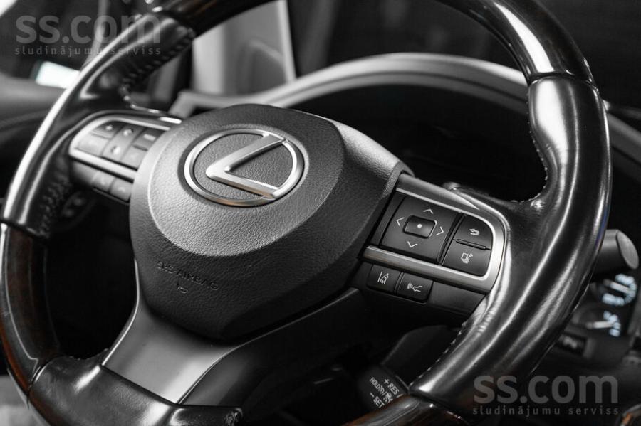 Melns Lexus LX 2017 Rīga, ar dzinēja tilpumu 5.70 L un nobraukumu 83 tūkst. km par 74500 €, foto 24 vietnē AUTOMOTO.COM.LV