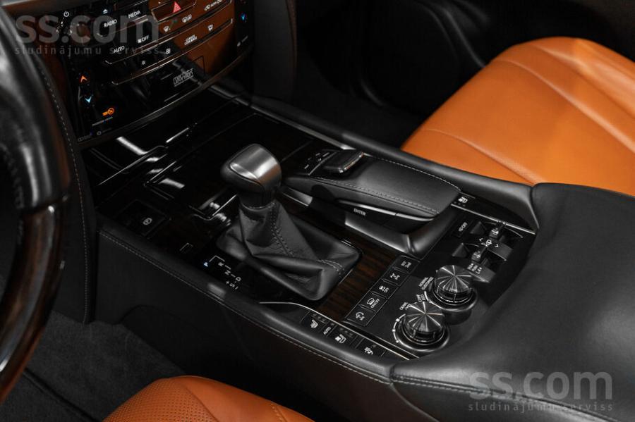 Melns Lexus LX 2017 Rīga, ar dzinēja tilpumu 5.70 L un nobraukumu 83 tūkst. km par 74500 €, foto 28 vietnē AUTOMOTO.COM.LV