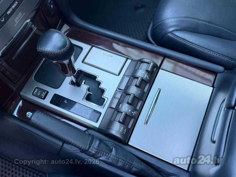 Черный Лексус ЛХ 2014 в Таллин, объемом двигателя 5.70 л и пробегом 172 тыс. км за 41900 €, фото 19 на AUTOMOTO.COM.LV