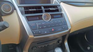Красный Лексус NX 200t 2016 в Клайпеда, объемом двигателя 2.00 л и пробегом 43 тыс. км за 9900 €, фото 31 на AUTOMOTO.COM.LV