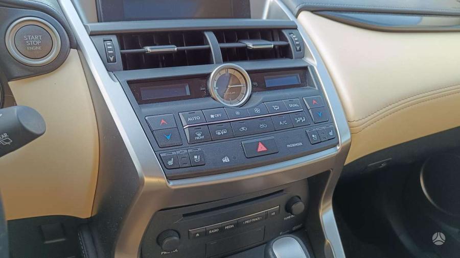 Красный Лексус NX 200t 2016 в Клайпеда, объемом двигателя 2.00 л и пробегом 43 тыс. км за 9900 €, фото 31 на AUTOMOTO.COM.LV