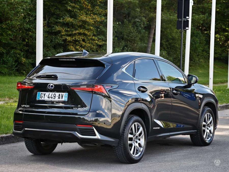 Черный Лексус NX 300 2019 в Вильнюс, объемом двигателя 2.50 л и пробегом 184 тыс. км за 23500 €, фото 8 на AUTOMOTO.COM.LV