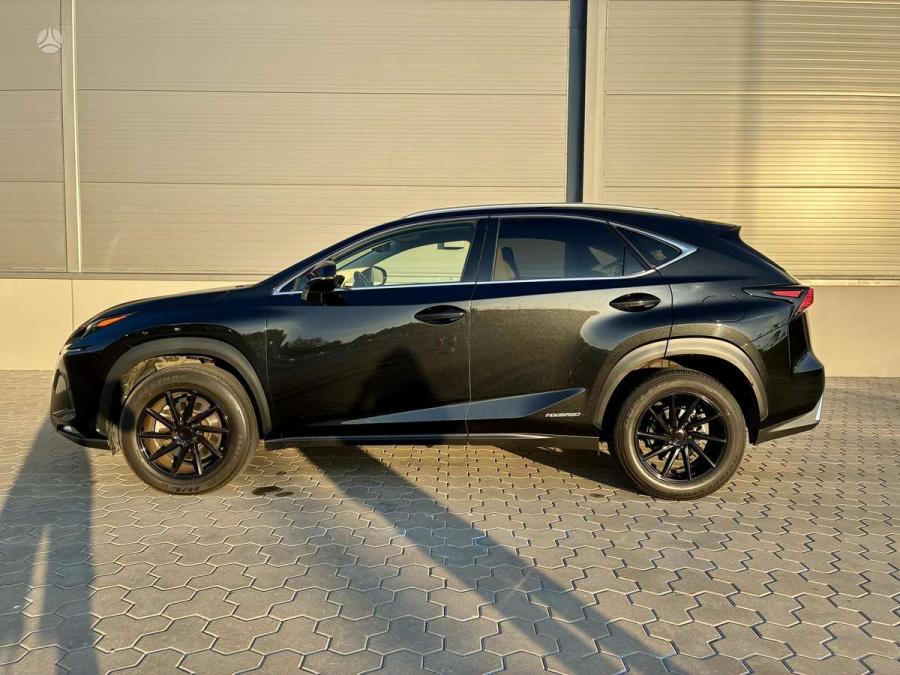 Черный Лексус NX 300 2021 в Каунас, объемом двигателя 2.49 л и пробегом 40 тыс. км за 37999 €, фото 7 на AUTOMOTO.COM.LV