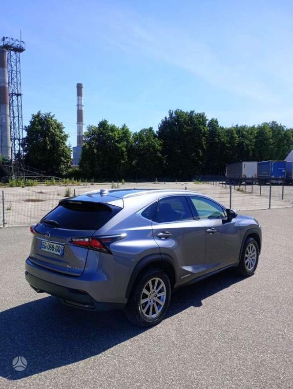 Grey Lexus NX 300 2016 in Kaunas, with an engine capacity of 2.50 L and mileage of 212 thousand km for 15400 €, photo 6 on AUTOMOTO.COM.LV