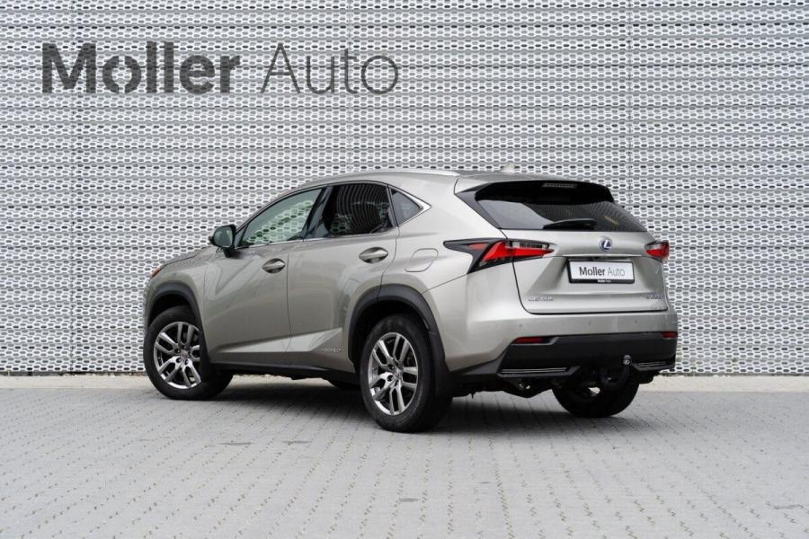 Beige Lexus NX 300h 2017 in Marupe, with an engine capacity of 2.50 L and mileage of 122 thousand km for 21350 €, photo 4 on AUTOMOTO.COM.LV