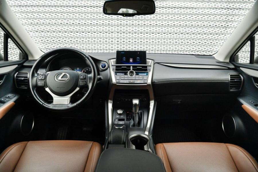 Beige Lexus NX 300h 2017 in Marupe, with an engine capacity of 2.50 L and mileage of 122 thousand km for 21350 €, photo 7 on AUTOMOTO.COM.LV