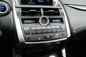 Beige Lexus NX 300h 2017 in Marupe, with an engine capacity of 2.50 L and mileage of 122 thousand km for 21350 €, photo 17 on AUTOMOTO.COM.LV