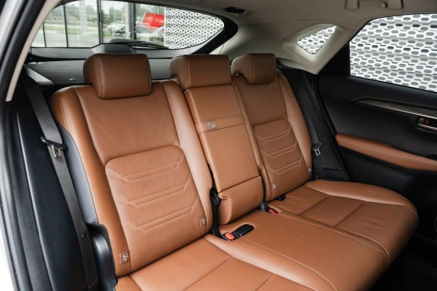 Beige Lexus NX 300h 2017 in Marupe, with an engine capacity of 2.50 L and mileage of 122 thousand km for 21350 €, photo 19 on AUTOMOTO.COM.LV