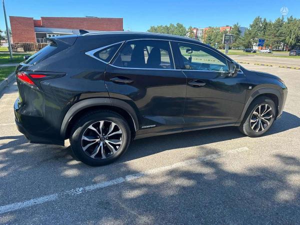 Melns Lexus NX 300h 2014 Jonava, ar dzinēja tilpumu 2.49 L un nobraukumu 208 tūkst. km par 20000 €, foto 3 vietnē AUTOMOTO.COM.LV