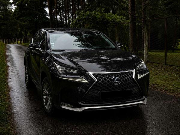 Black Lexus NX 300h 2014 in Vilnius, with an engine capacity of 2.49 L and mileage of 277 thousand km for 19700 €, photo 4 on AUTOMOTO.COM.LV