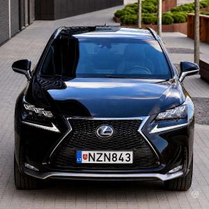 Black Lexus NX 300h 2014 in Kaunas, with an engine capacity of 2.49 L and mileage of 215 thousand km for 19900 €, photo 3 on AUTOMOTO.COM.LV