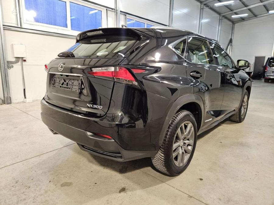 Black Lexus NX 300h 2015 in Marijampole, with an engine capacity of 2.49 L and mileage of 304 thousand km for 13700 €, photo 4 on AUTOMOTO.COM.LV
