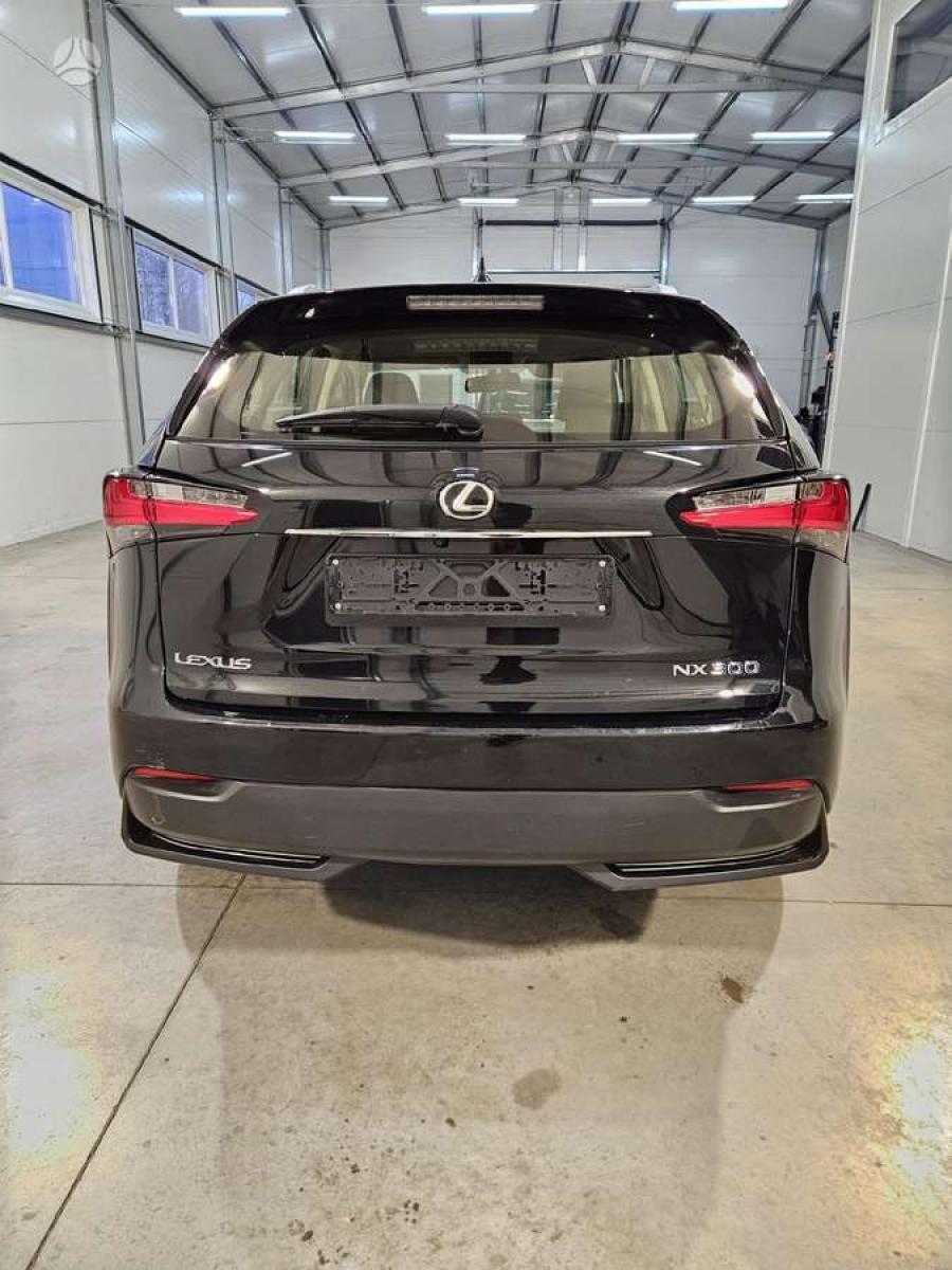 Black Lexus NX 300h 2015 in Marijampole, with an engine capacity of 2.49 L and mileage of 304 thousand km for 13700 €, photo 5 on AUTOMOTO.COM.LV