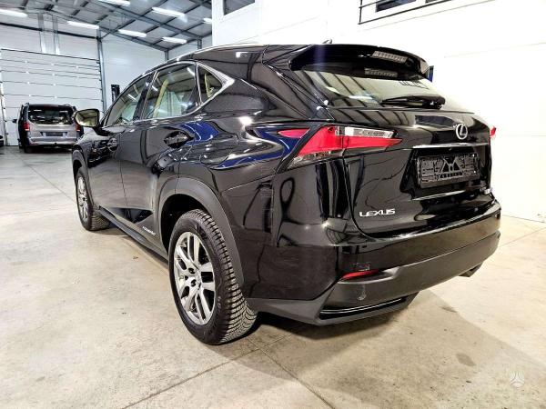 Melns Lexus NX 300h 2015 Marijampole, ar dzinēja tilpumu 2.49 L un nobraukumu 304 tūkst. km par 13500 €, foto 4 vietnē AUTOMOTO.COM.LV