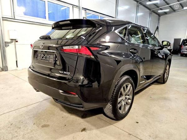 Melns Lexus NX 300h 2015 Marijampole, ar dzinēja tilpumu 2.49 L un nobraukumu 304 tūkst. km par 13500 €, foto 6 vietnē AUTOMOTO.COM.LV