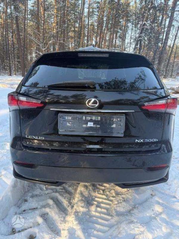 Melns Lexus NX 300h 2015 Viļņa, ar dzinēja tilpumu 2.49 L un nobraukumu 187 tūkst. km par 19600 €, foto 3 vietnē AUTOMOTO.COM.LV