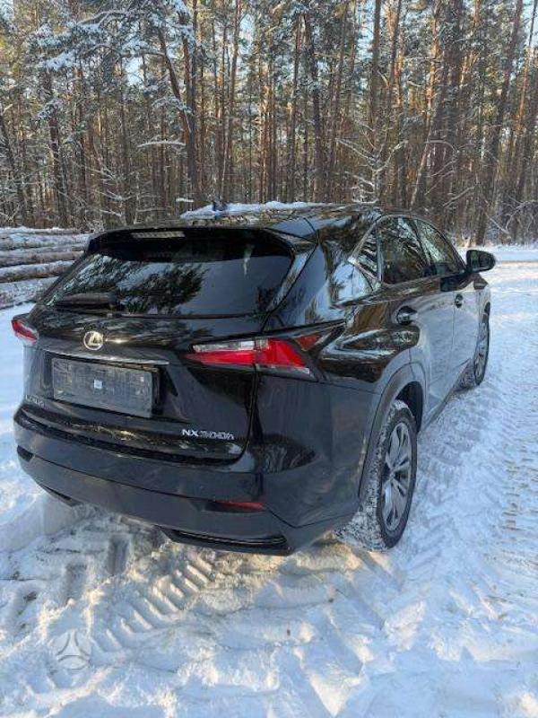 Melns Lexus NX 300h 2015 Viļņa, ar dzinēja tilpumu 2.49 L un nobraukumu 187 tūkst. km par 19600 €, foto 4 vietnē AUTOMOTO.COM.LV