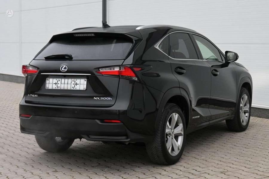 Black Lexus NX 300h 2015 in Kretinga, with an engine capacity of 2.49 L and mileage of 196 thousand km for 19499 €, photo 9 on AUTOMOTO.COM.LV