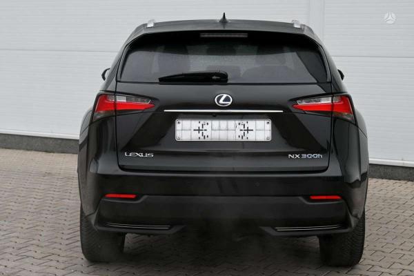 Melns Lexus NX 300h 2015 Kretinga, ar dzinēja tilpumu 2.49 L un nobraukumu 196 tūkst. km par 19499 €, foto 10 vietnē AUTOMOTO.COM.LV