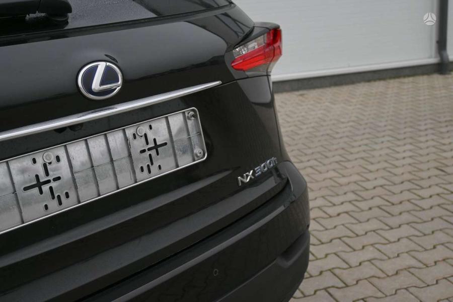 Black Lexus NX 300h 2015 in Kretinga, with an engine capacity of 2.49 L and mileage of 196 thousand km for 19499 €, photo 12 on AUTOMOTO.COM.LV