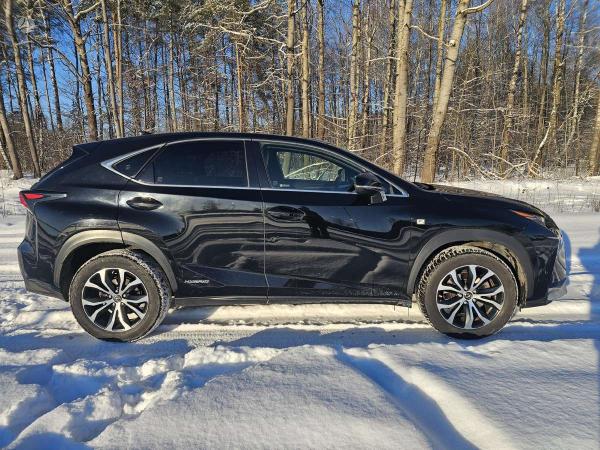 Melns Lexus NX 300h 2015 Kauņa, ar dzinēja tilpumu 2.49 L un nobraukumu 308 tūkst. km par 17450 €, foto 4 vietnē AUTOMOTO.COM.LV