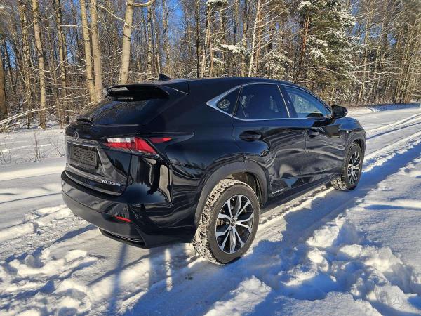 Melns Lexus NX 300h 2015 Kauņa, ar dzinēja tilpumu 2.49 L un nobraukumu 308 tūkst. km par 17450 €, foto 5 vietnē AUTOMOTO.COM.LV