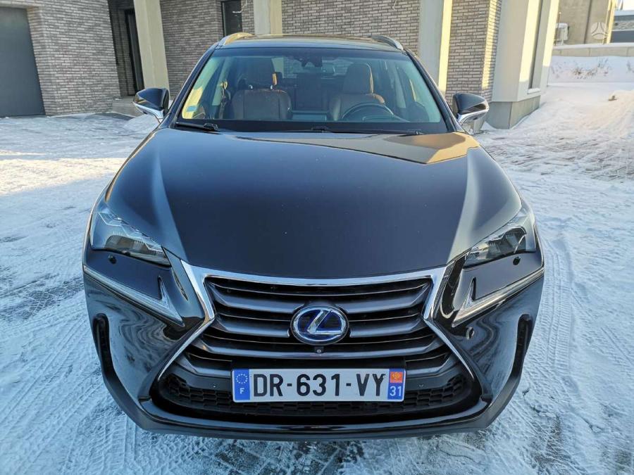 Black Lexus NX 300h 2015 in Vilnius, with an engine capacity of 2.50 L and mileage of 215 thousand km for 18900 €, photo 1 on AUTOMOTO.COM.LV