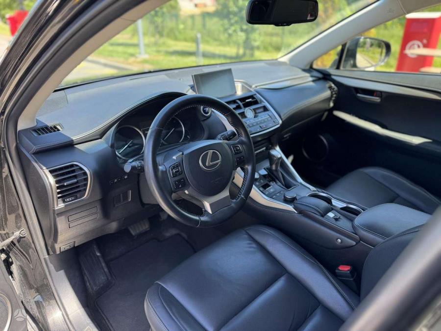 Melns Lexus NX 300h 2015 Viļņa, ar dzinēja tilpumu 2.49 L un nobraukumu 220 tūkst. km par 17700 €, foto 11 vietnē AUTOMOTO.COM.LV