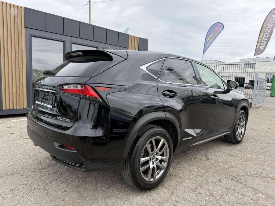 Черный Лексус NX 300h 2015 в Паневежис, объемом двигателя 2.49 л и пробегом 158 тыс. км за 21300 €, фото 6 на AUTOMOTO.COM.LV