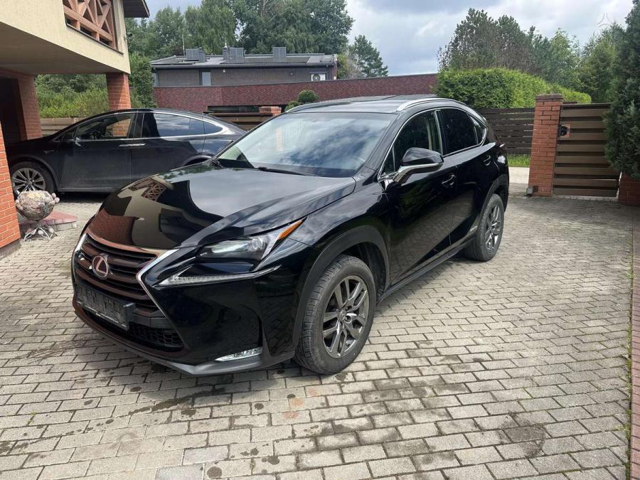 Melns Lexus NX 300h 2015 Kauņa, ar dzinēja tilpumu 2.49 L un nobraukumu 133 tūkst. km par 18900 €, foto 1 vietnē AUTOMOTO.COM.LV