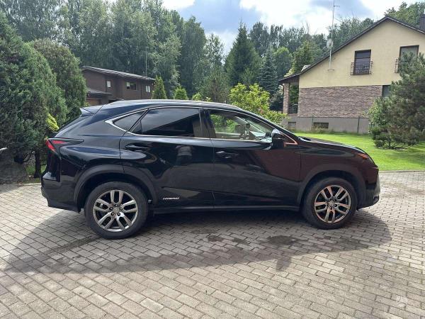 Melns Lexus NX 300h 2015 Kauņa, ar dzinēja tilpumu 2.49 L un nobraukumu 133 tūkst. km par 17900 €, foto 8 vietnē AUTOMOTO.COM.LV