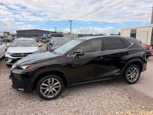 Melns Lexus NX 300h 2015 Kauņa, ar dzinēja tilpumu 2.50 L un nobraukumu 150 tūkst. km par 16999 €, foto  vietnē AUTOMOTO.COM.LV