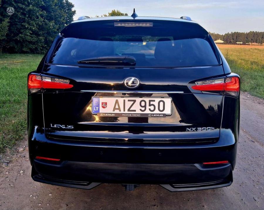 Black Lexus NX 300h 2015 in Palanga, with an engine capacity of 2.49 L and mileage of 187 thousand km for 18650 €, photo 8 on AUTOMOTO.COM.LV