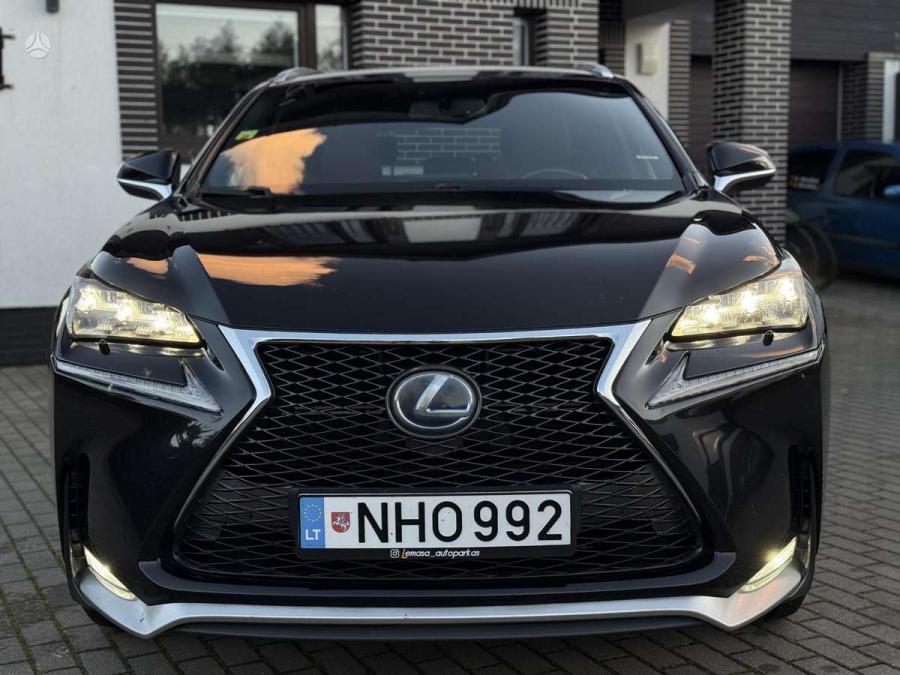 Черный Лексус NX 300h 2015 в Клайпеда, объемом двигателя 2.49 л и пробегом 200 тыс. км за 18800 €, фото 5 на AUTOMOTO.COM.LV