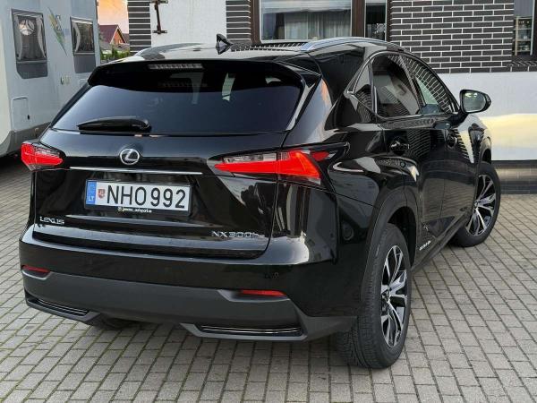 Черный Лексус NX 300h 2015 в Клайпеда, объемом двигателя 2.49 л и пробегом 200 тыс. км за 18800 €, фото 8 на AUTOMOTO.COM.LV