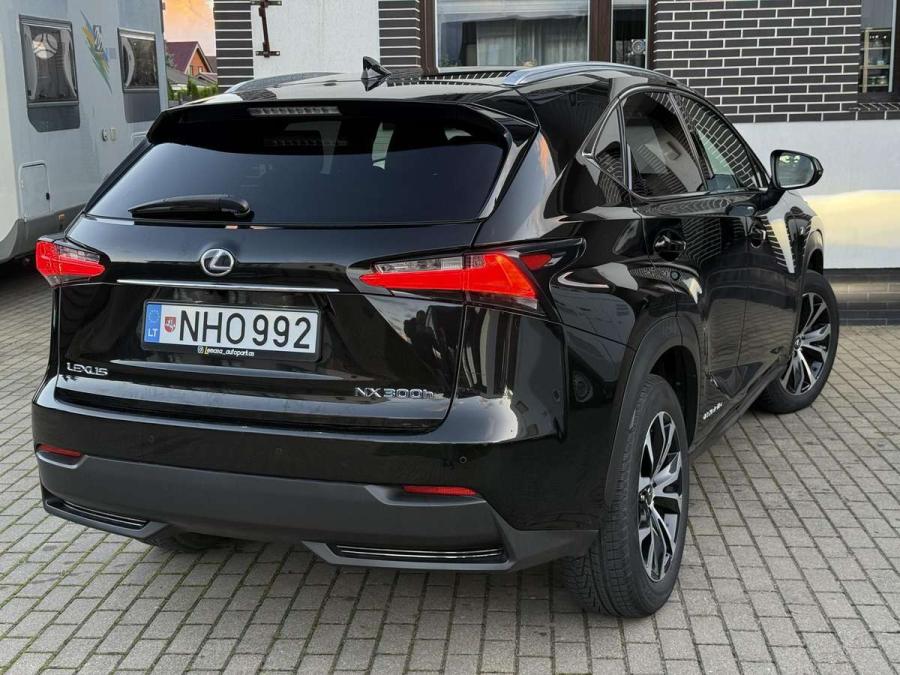 Черный Лексус NX 300h 2015 в Клайпеда, объемом двигателя 2.49 л и пробегом 200 тыс. км за 18800 €, фото 8 на AUTOMOTO.COM.LV