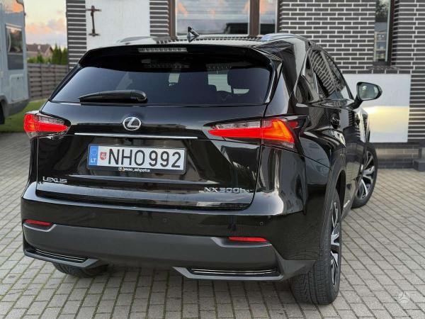 Черный Лексус NX 300h 2015 в Клайпеда, объемом двигателя 2.49 л и пробегом 200 тыс. км за 18800 €, фото 9 на AUTOMOTO.COM.LV
