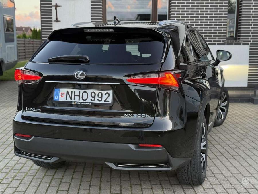 Черный Лексус NX 300h 2015 в Клайпеда, объемом двигателя 2.49 л и пробегом 200 тыс. км за 18800 €, фото 9 на AUTOMOTO.COM.LV